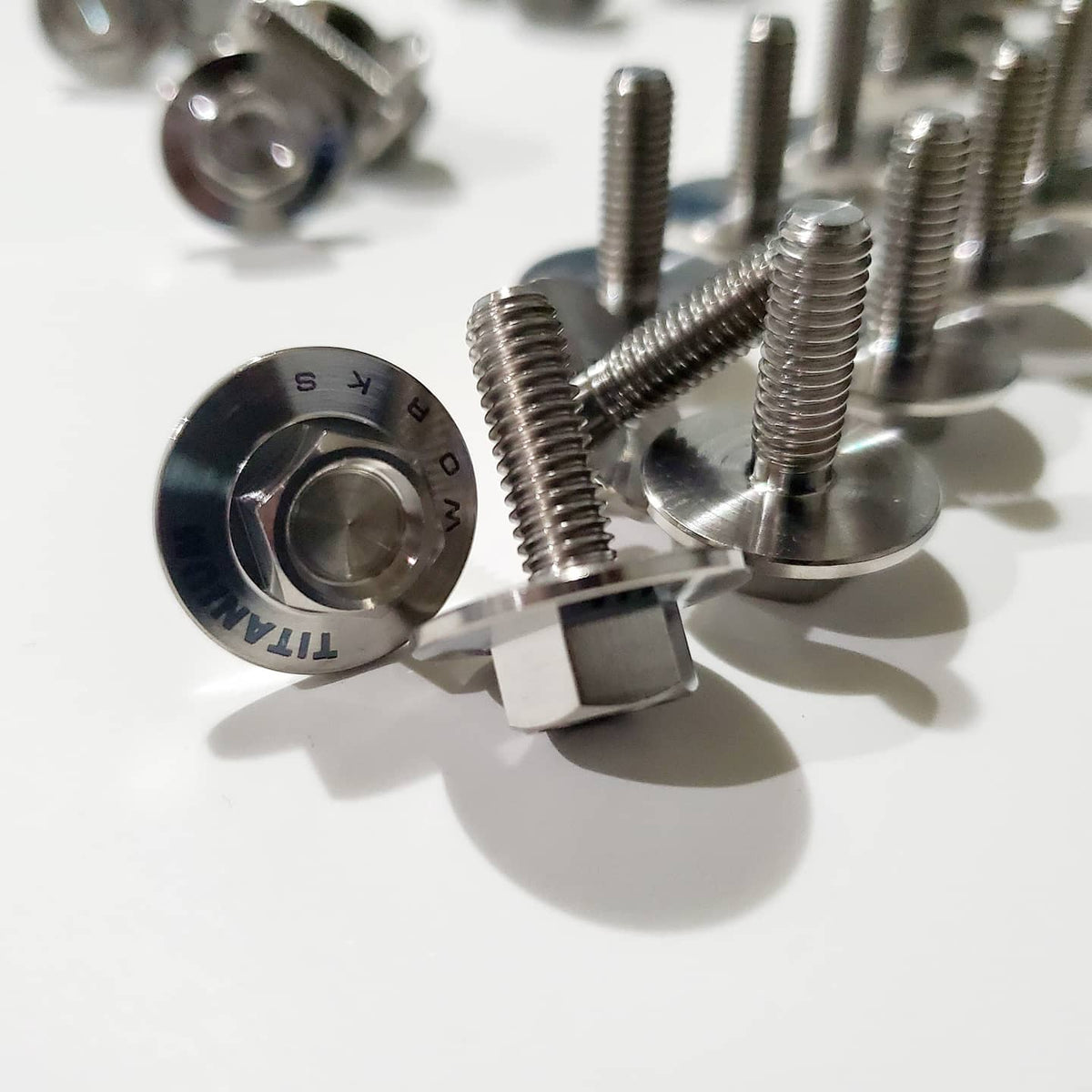 Single hardware – Titanium Works